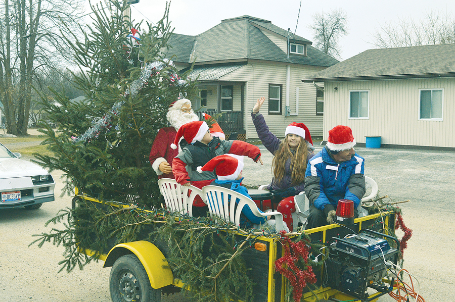 Santa rides into Quyon - The Equity