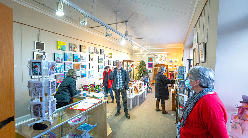 “A Stone School Christmas” Market Opens in Portage-du-fort - The Equity