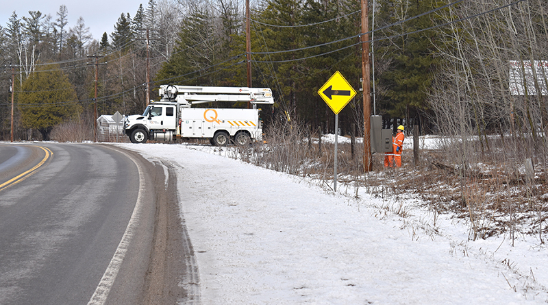 Powerless in the Pontiac: Thousands in the dark for days as Hydro ...
